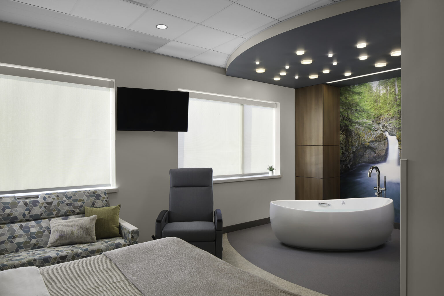 A new water birth suite is designed and installed at Aurora Sinai ...